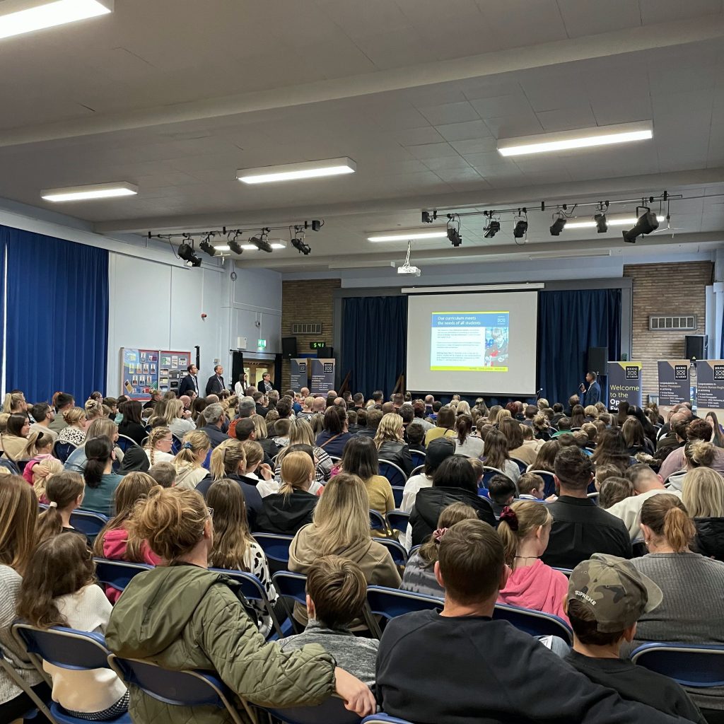 Open Evening welcomes 1,200+ visitors to our school – Bourne Academy
