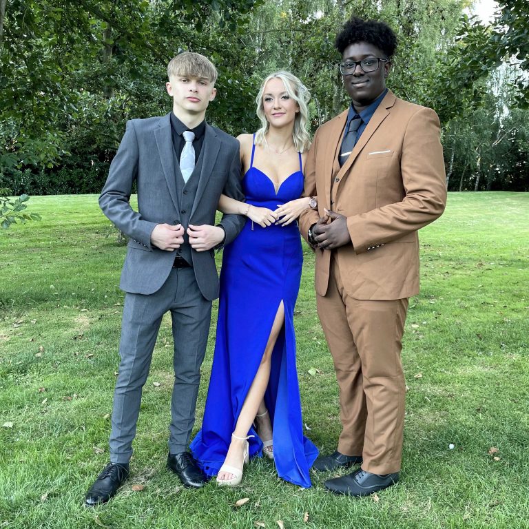 Year 11 celebrate in style at their end of year Prom – Bourne Academy