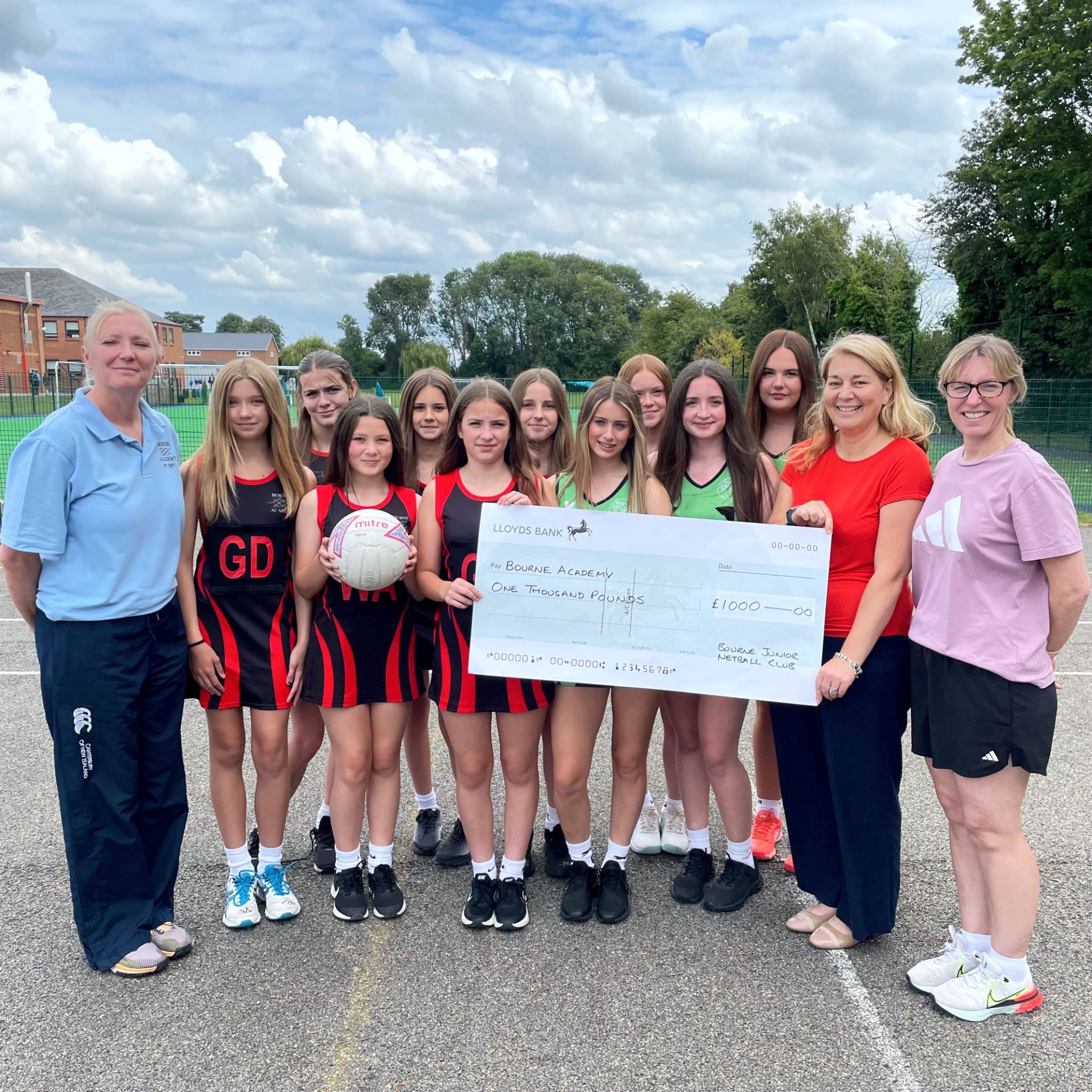 Bourne Junior Netball Club donate £1,000 for a sporting legacy – Bourne ...